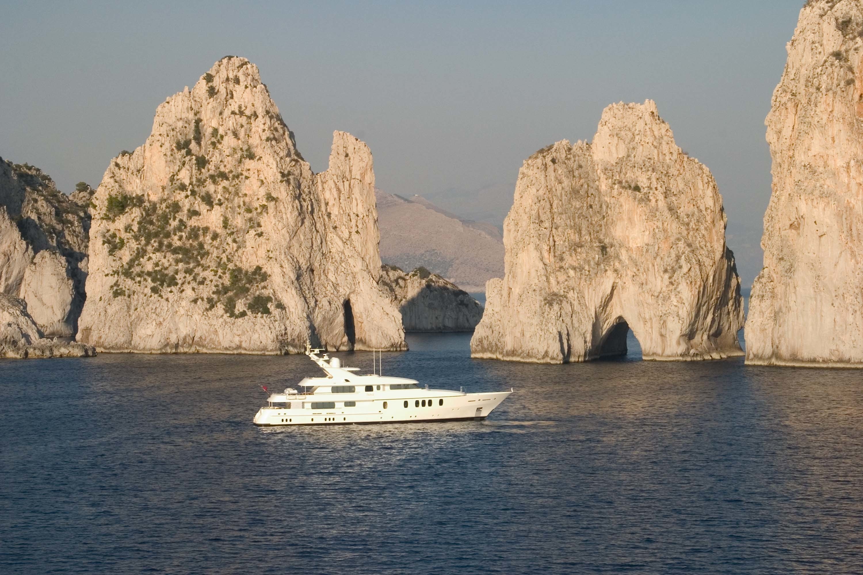 Yacht RAHAL, Feadship | CHARTERWORLD Luxury Superyacht Charters